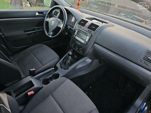 Volkswagen Jetta 2007 in Sirvintos, with an engine capacity of 1.90 L and mileage of 250 thousand km for 399 €, photo 6 on AUTOMOTO.COM.LV