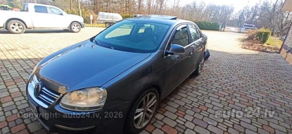 Volkswagen Jetta 2008 in Tallinn, with an engine capacity of 2.50 L and mileage of 225 thousand km for 2777 €, photo 1 on AUTOMOTO.COM.LV