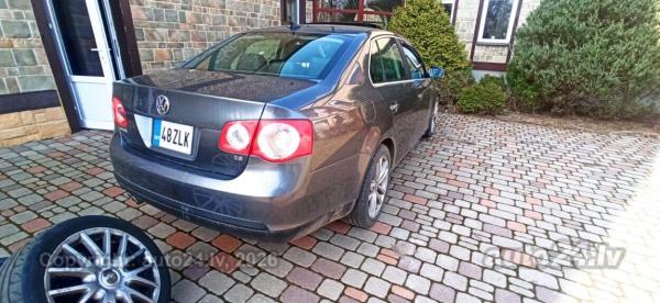 Volkswagen Jetta 2008 in Tallinn, with an engine capacity of 2.50 L and mileage of 225 thousand km for 2777 €, photo 4 on AUTOMOTO.COM.LV