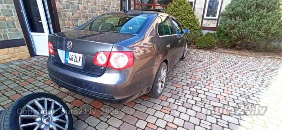 Volkswagen Jetta 2008 Tallina, ar dzinēja tilpumu 2.50 L un nobraukumu 225 tūkst. km par 2777 €, foto 4 vietnē AUTOMOTO.COM.LV