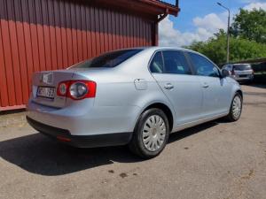 Volkswagen Jetta 2008 in Riga, with an engine capacity of 1.90 L and mileage of 301 thousand km for 2450 €, photo 4 on AUTOMOTO.COM.LV