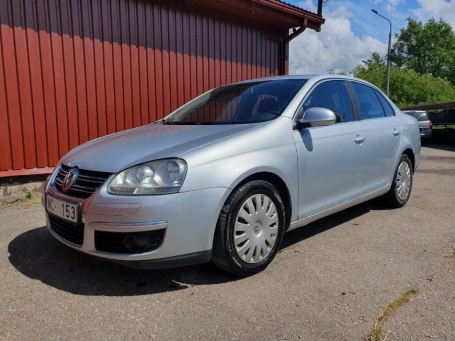 Volkswagen Jetta 2008 in Riga, with an engine capacity of 1.90 L and mileage of 301 thousand km for 2450 €, photo 8 on AUTOMOTO.COM.LV