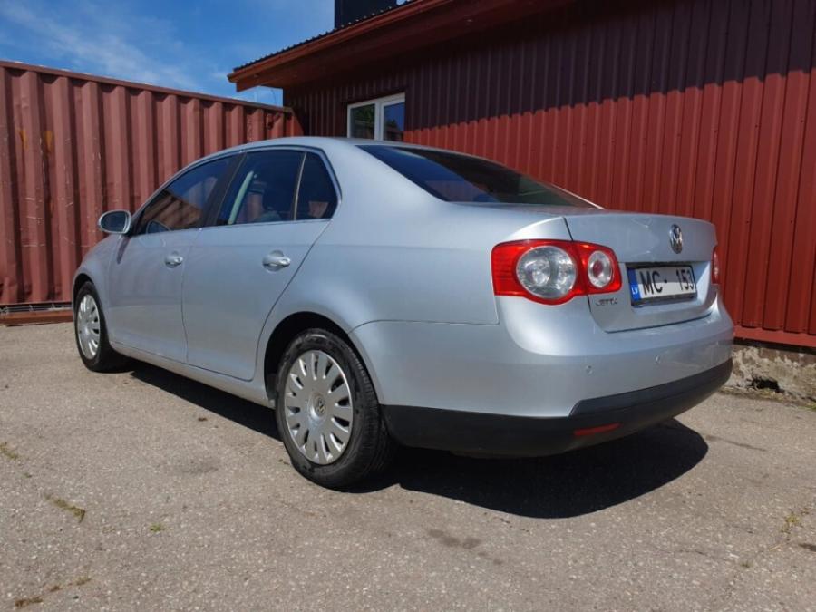 Volkswagen Jetta 2008 in Riga, with an engine capacity of 1.90 L and mileage of 301 thousand km for 2450 €, photo 7 on AUTOMOTO.COM.LV