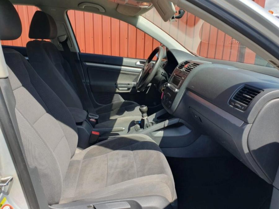 Volkswagen Jetta 2008 in Riga, with an engine capacity of 1.90 L and mileage of 301 thousand km for 2450 €, photo 14 on AUTOMOTO.COM.LV