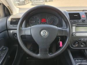 Volkswagen Jetta 2008 in Riga, with an engine capacity of 1.90 L and mileage of 301 thousand km for 2450 €, photo 19 on AUTOMOTO.COM.LV