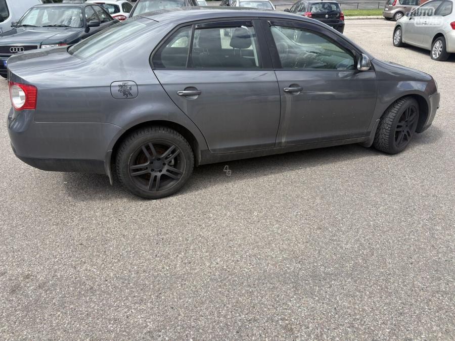 Volkswagen Jetta 2008 Viļņa, ar dzinēja tilpumu 1.90 L un nobraukumu 330 tūkst. km par 730 €, foto 5 vietnē AUTOMOTO.COM.LV