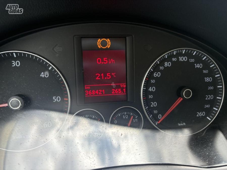 Volkswagen Jetta 2008 Viļņa, ar dzinēja tilpumu 1.90 L un nobraukumu 330 tūkst. km par 730 €, foto 9 vietnē AUTOMOTO.COM.LV