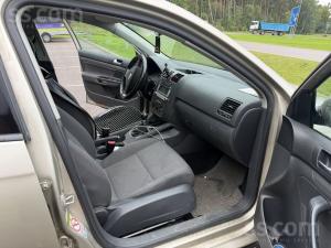 Volkswagen Jetta 2008 in Riga, with an engine capacity of 1.90 L and mileage of 377 thousand km for 1900 €, photo 7 on AUTOMOTO.COM.LV