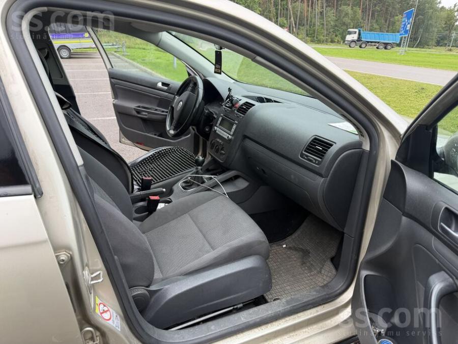 Volkswagen Jetta 2008 in Riga, with an engine capacity of 1.90 L and mileage of 377 thousand km for 1900 €, photo 7 on AUTOMOTO.COM.LV