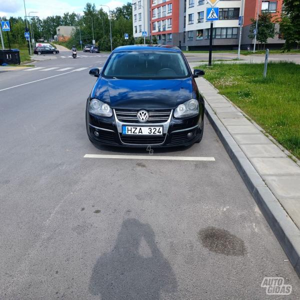 Volkswagen Jetta 2009 Viļņa, ar dzinēja tilpumu 2.00 L un nobraukumu 314 tūkst. km par 850 €, foto 4 vietnē AUTOMOTO.COM.LV
