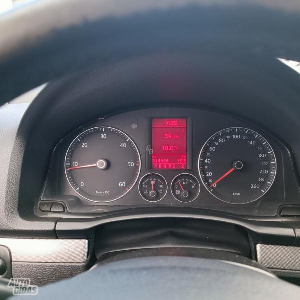 Volkswagen Jetta 2009 Viļņa, ar dzinēja tilpumu 2.00 L un nobraukumu 314 tūkst. km par 850 €, foto 6 vietnē AUTOMOTO.COM.LV