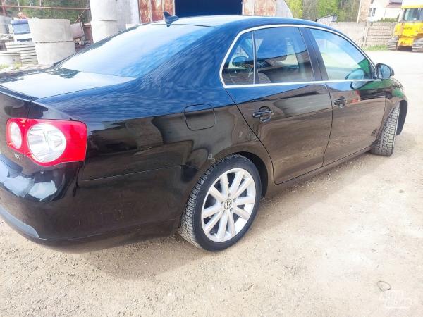 Volkswagen Jetta 2009 Utena, ar dzinēja tilpumu 2.00 L un nobraukumu 245 tūkst. km par 2800 €, foto 7 vietnē AUTOMOTO.COM.LV