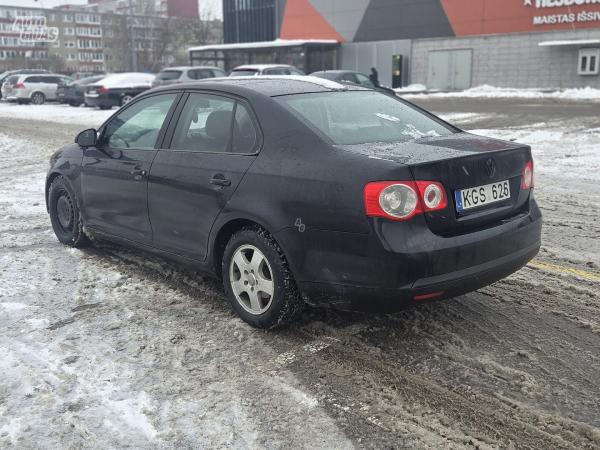 Volkswagen Jetta 2010 Klaipėda, ar dzinēja tilpumu 1.90 L un nobraukumu 320 tūkst. km par 850 €, foto 2 vietnē AUTOMOTO.COM.LV