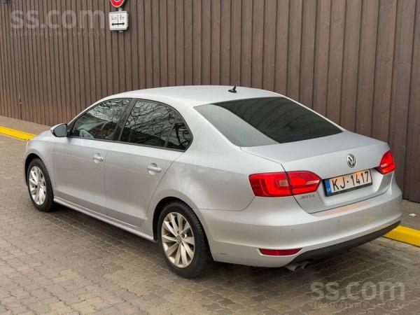 Volkswagen Jetta 2011 in Riga, with an engine capacity of 1.40 L and mileage of 254 thousand km for 2990 €, photo 4 on AUTOMOTO.COM.LV