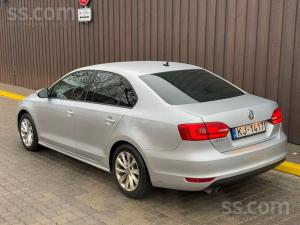 Volkswagen Jetta 2011 in Riga, with an engine capacity of 1.40 L and mileage of 254 thousand km for 2990 €, photo 4 on AUTOMOTO.COM.LV
