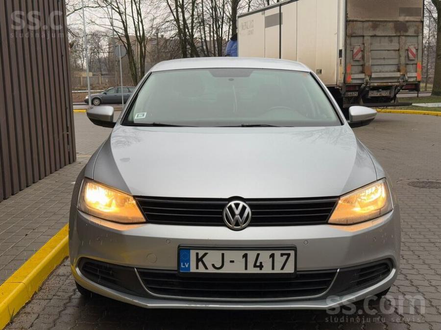 Volkswagen Jetta 2011 in Riga, with an engine capacity of 1.40 L and mileage of 254 thousand km for 2990 €, photo 8 on AUTOMOTO.COM.LV