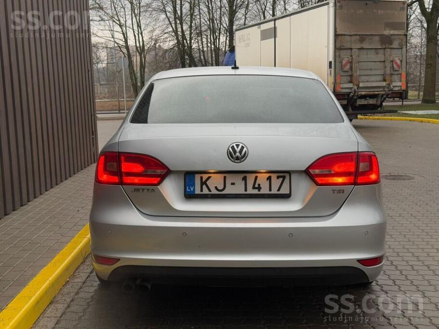 Volkswagen Jetta 2011 in Riga, with an engine capacity of 1.40 L and mileage of 254 thousand km for 2990 €, photo 9 on AUTOMOTO.COM.LV