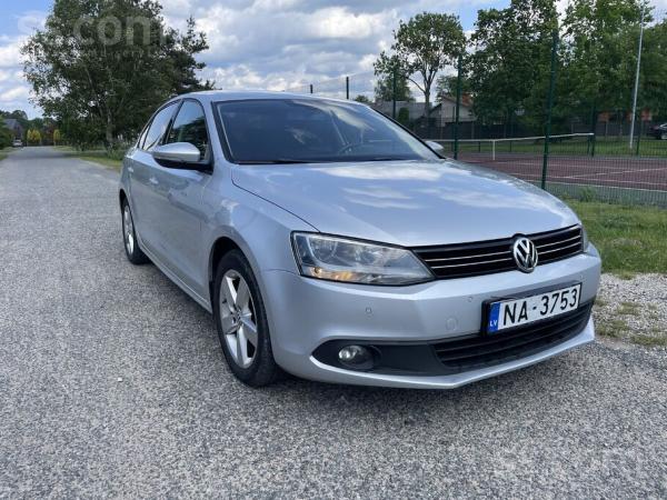 Volkswagen Jetta 2011 in Kuldiga, with an engine capacity of 1.60 L and mileage of 219 thousand km for 1680 €, photo 1 on AUTOMOTO.COM.LV