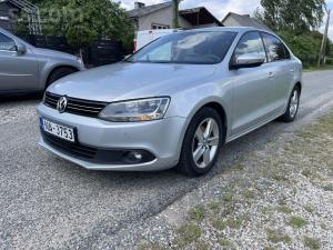 Volkswagen Jetta 2011 in Kuldiga, with an engine capacity of 1.60 L and mileage of 219 thousand km for 1680 €, photo 2 on AUTOMOTO.COM.LV
