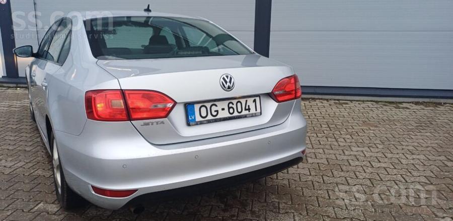 Volkswagen Jetta 2011 in Balvi, with an engine capacity of 1.60 L and mileage of 353 thousand km for 4350 €, photo 31 on AUTOMOTO.COM.LV