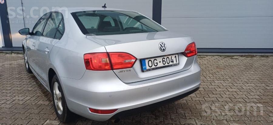 Volkswagen Jetta 2011 in Balvi, with an engine capacity of 1.60 L and mileage of 353 thousand km for 4350 €, photo 32 on AUTOMOTO.COM.LV