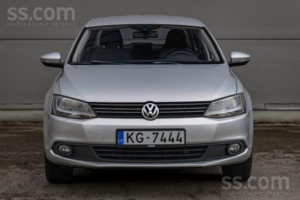 Volkswagen Jetta 2011 Rīga, ar dzinēja tilpumu 1.40 L un nobraukumu 0 tūkst. km par 5500 €, foto 2 vietnē AUTOMOTO.COM.LV