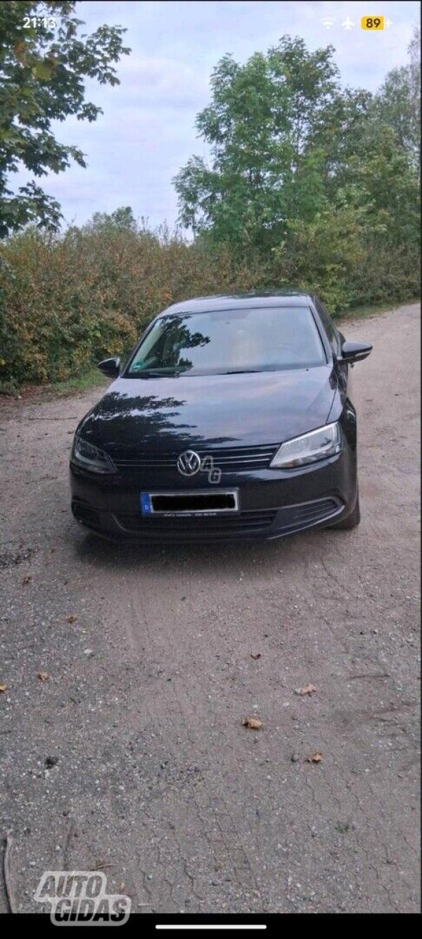 Volkswagen Jetta 2011 in Vilnius, with an engine capacity of 1.20 L and mileage of 178 thousand km for 3850 €, photo 1 on AUTOMOTO.COM.LV