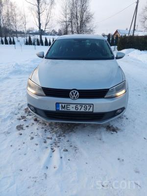 Volkswagen Jetta 2011 in Riga, with an engine capacity of 1.60 L and mileage of 305 thousand km for 3100 €, photo  on AUTOMOTO.COM.LV