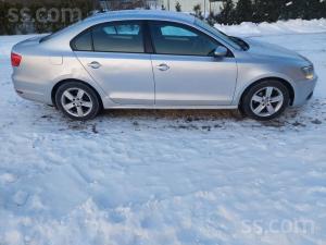 Volkswagen Jetta 2011 Rīga, ar dzinēja tilpumu 1.60 L un nobraukumu 305 tūkst. km par 3100 €, foto 2 vietnē AUTOMOTO.COM.LV