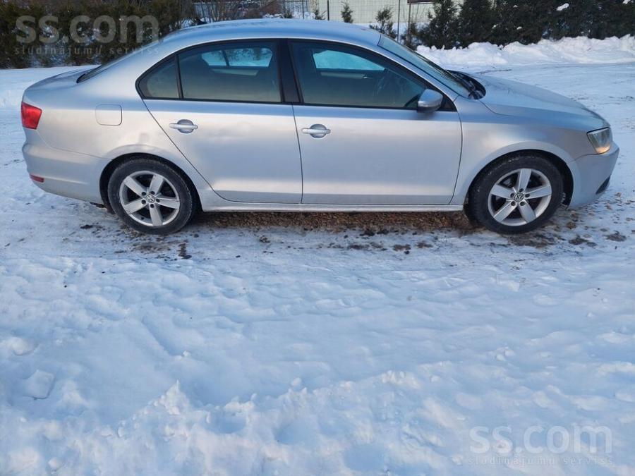 Volkswagen Jetta 2011 Rīga, ar dzinēja tilpumu 1.60 L un nobraukumu 305 tūkst. km par 3100 €, foto 2 vietnē AUTOMOTO.COM.LV