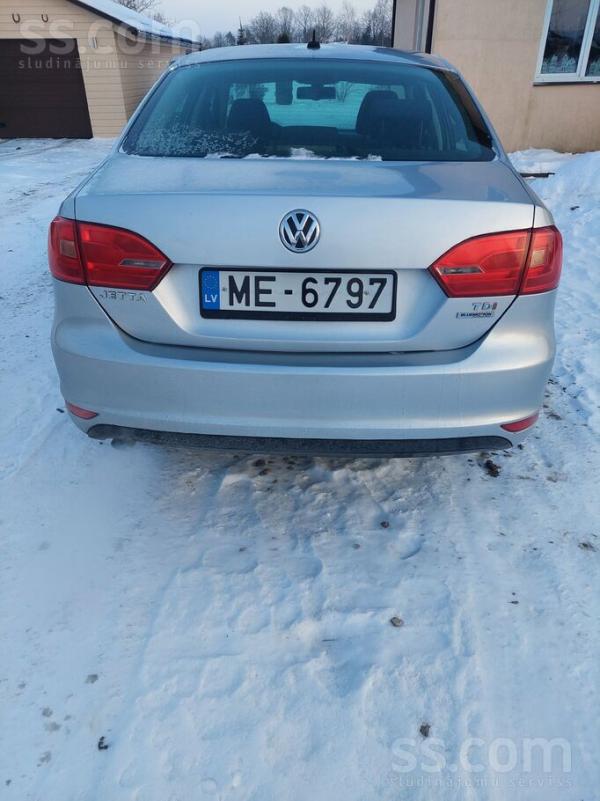 Volkswagen Jetta 2011 Rīga, ar dzinēja tilpumu 1.60 L un nobraukumu 305 tūkst. km par 3100 €, foto 4 vietnē AUTOMOTO.COM.LV
