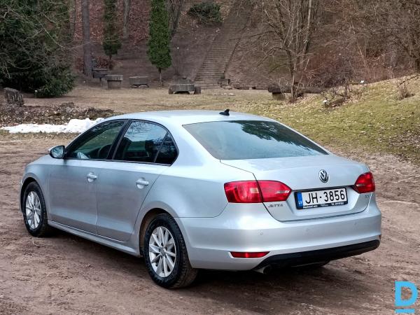 Volkswagen Jetta 2011 Ogre, ar dzinēja tilpumu 1.60 L un nobraukumu 301 tūkst. km par 3300 €, foto 3 vietnē AUTOMOTO.COM.LV