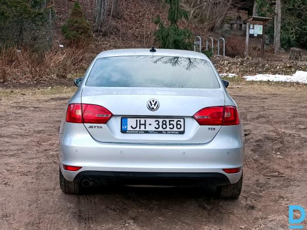 Volkswagen Jetta 2011 Ogre, ar dzinēja tilpumu 1.60 L un nobraukumu 301 tūkst. km par 3300 €, foto 4 vietnē AUTOMOTO.COM.LV