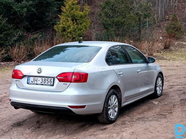 Volkswagen Jetta 2011 Ogre, ar dzinēja tilpumu 1.60 L un nobraukumu 301 tūkst. km par 3300 €, foto 6 vietnē AUTOMOTO.COM.LV