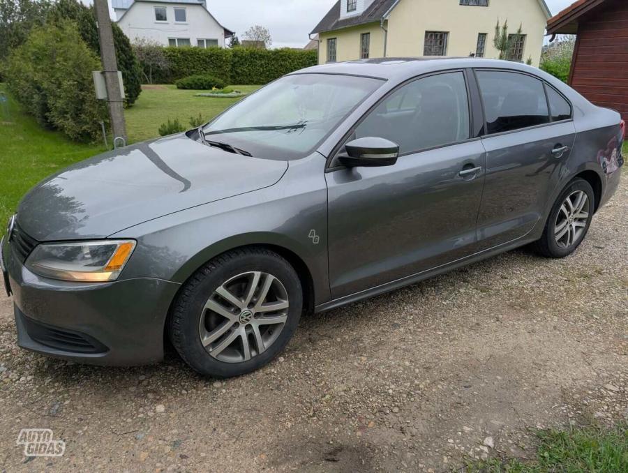 Volkswagen Jetta 2011 in Vilnius, with an engine capacity of 2.00 L and mileage of 285 thousand km for 4400 €, photo 1 on AUTOMOTO.COM.LV
