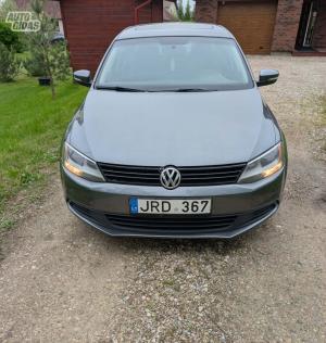 Volkswagen Jetta 2011 in Vilnius, with an engine capacity of 2.00 L and mileage of 285 thousand km for 4400 €, photo 3 on AUTOMOTO.COM.LV