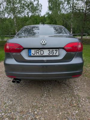 Volkswagen Jetta 2011 in Vilnius, with an engine capacity of 2.00 L and mileage of 285 thousand km for 4400 €, photo 4 on AUTOMOTO.COM.LV