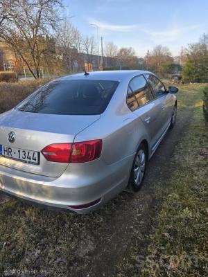 Volkswagen Jetta 2011 Liepāja, ar dzinēja tilpumu 1.20 L un nobraukumu 173 tūkst. km par 3700 €, foto 6 vietnē AUTOMOTO.COM.LV