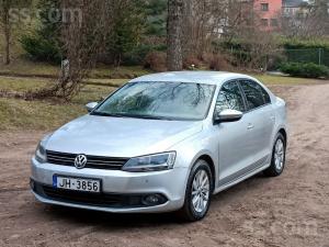 Volkswagen Jetta 2011 in Ogre, with an engine capacity of 1.60 L and mileage of 301 thousand km for 3300 €, photo  on AUTOMOTO.COM.LV