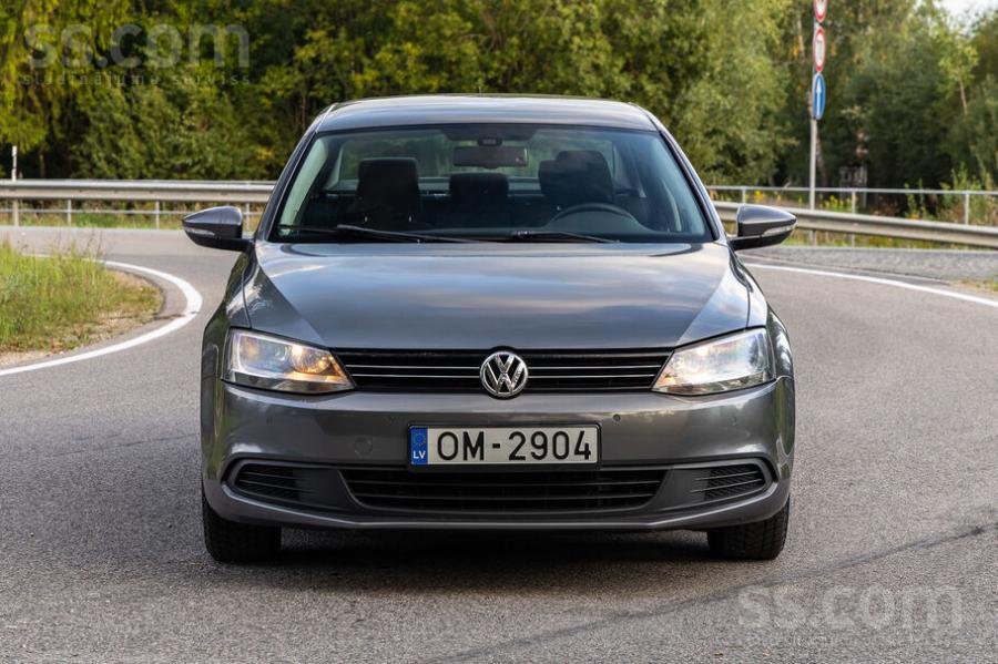 Volkswagen Jetta 2011 Jelgava, ar dzinēja tilpumu 2.00 L un nobraukumu 290 tūkst. km par 4500 €, foto 3 vietnē AUTOMOTO.COM.LV