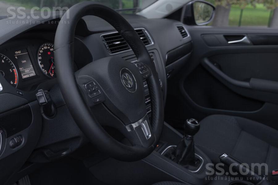 Volkswagen Jetta 2011 Jelgava, ar dzinēja tilpumu 2.00 L un nobraukumu 290 tūkst. km par 4500 €, foto 8 vietnē AUTOMOTO.COM.LV