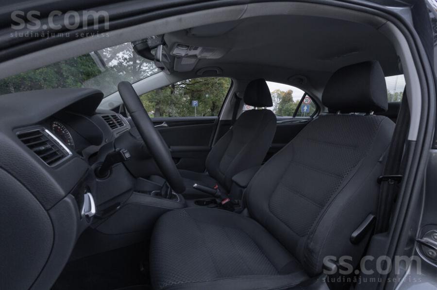 Volkswagen Jetta 2011 Jelgava, ar dzinēja tilpumu 2.00 L un nobraukumu 290 tūkst. km par 4500 €, foto 9 vietnē AUTOMOTO.COM.LV