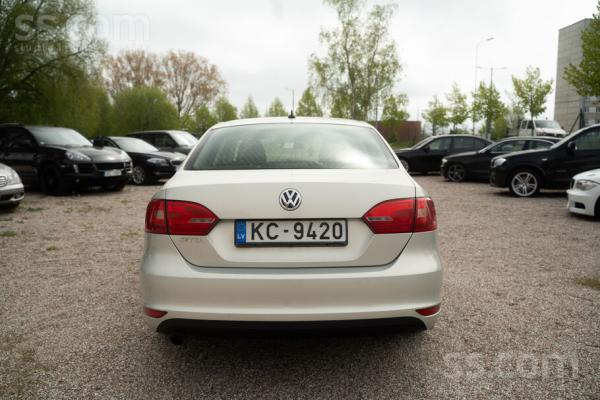 Volkswagen Jetta 2012 Liepāja, ar dzinēja tilpumu 1.20 L un nobraukumu 166 tūkst. km par 2500 €, foto 6 vietnē AUTOMOTO.COM.LV