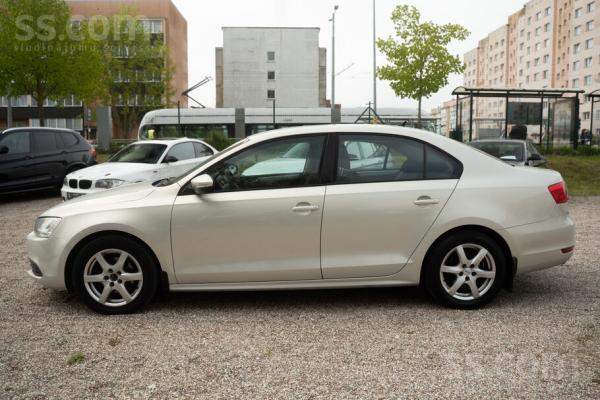Volkswagen Jetta 2012 Liepāja, ar dzinēja tilpumu 1.20 L un nobraukumu 166 tūkst. km par 2500 €, foto 8 vietnē AUTOMOTO.COM.LV