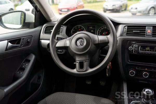 Volkswagen Jetta 2012 Liepāja, ar dzinēja tilpumu 1.20 L un nobraukumu 166 tūkst. km par 2500 €, foto 10 vietnē AUTOMOTO.COM.LV