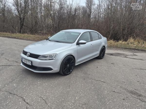 Volkswagen Jetta 2012 Kauņa, ar dzinēja tilpumu 1.20 L un nobraukumu 148 tūkst. km par 3999 €, foto 1 vietnē AUTOMOTO.COM.LV