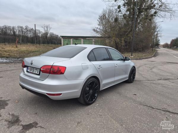 Volkswagen Jetta 2012 Kauņa, ar dzinēja tilpumu 1.20 L un nobraukumu 148 tūkst. km par 3999 €, foto 6 vietnē AUTOMOTO.COM.LV