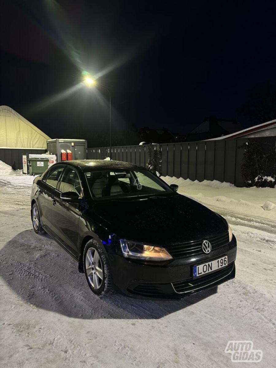 Volkswagen Jetta 2012 Klaipėda, ar dzinēja tilpumu 2.00 L un nobraukumu 270 tūkst. km par 4350 €, foto 3 vietnē AUTOMOTO.COM.LV