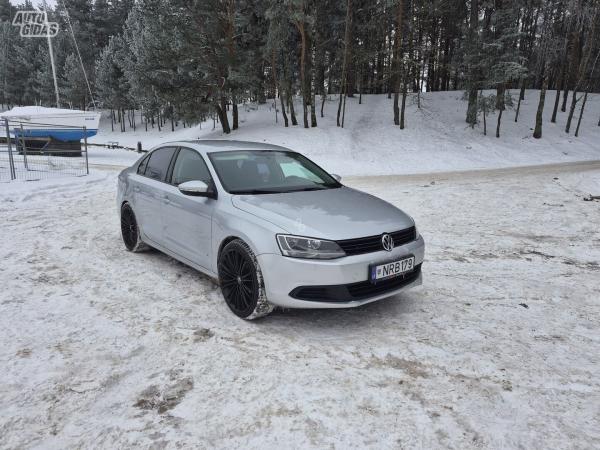 Volkswagen Jetta 2012 Kauņa, ar dzinēja tilpumu 1.20 L un nobraukumu 145 tūkst. km par 3700 €, foto 1 vietnē AUTOMOTO.COM.LV