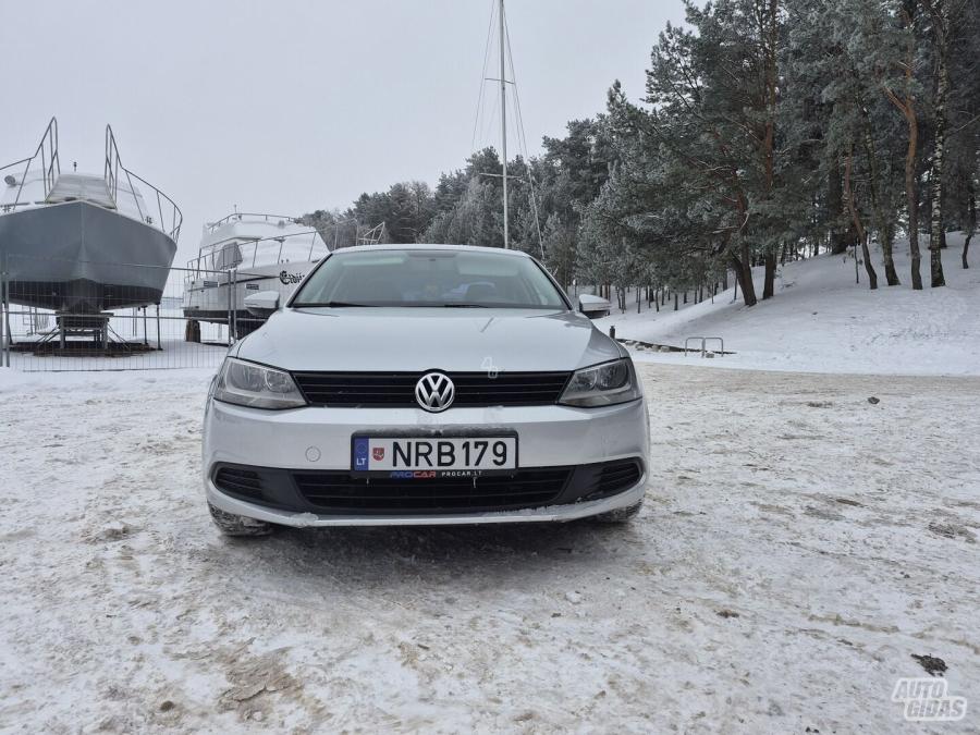Volkswagen Jetta 2012 Kauņa, ar dzinēja tilpumu 1.20 L un nobraukumu 145 tūkst. km par 3700 €, foto 3 vietnē AUTOMOTO.COM.LV